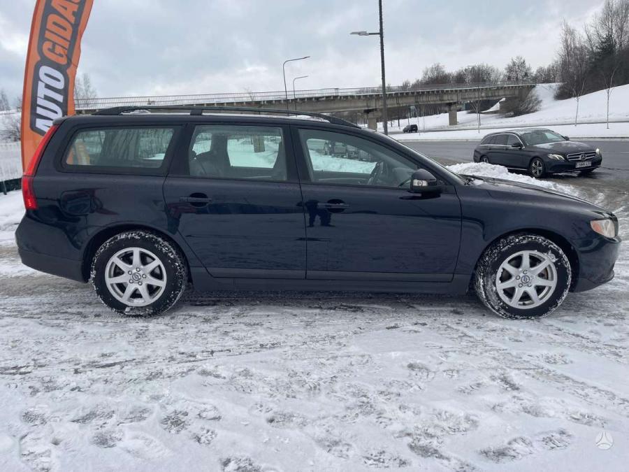 Blue Volvo V70 2010 in Kaunas, with an engine capacity of 2.00 L and mileage of 313 thousand km for 3450 €, photo 8 on AUTOMOTO.COM.LV