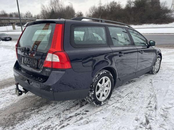 Zils Volvo V70 2010 Kauņa, ar dzinēja tilpumu 2.00 L un nobraukumu 313 tūkst. km par 3450 €, foto 10 vietnē AUTOMOTO.COM.LV