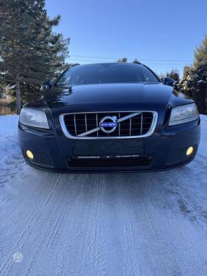 Zils Volvo V70 2010 Alīta, ar dzinēja tilpumu 2.40 L un nobraukumu 282 tūkst. km par 3450 €, foto 2 vietnē AUTOMOTO.COM.LV