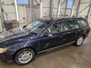 Zils Volvo V70 2010 Kauņa, ar dzinēja tilpumu 2.40 L un nobraukumu 392 tūkst. km par 4100 €, foto 2 vietnē AUTOMOTO.COM.LV