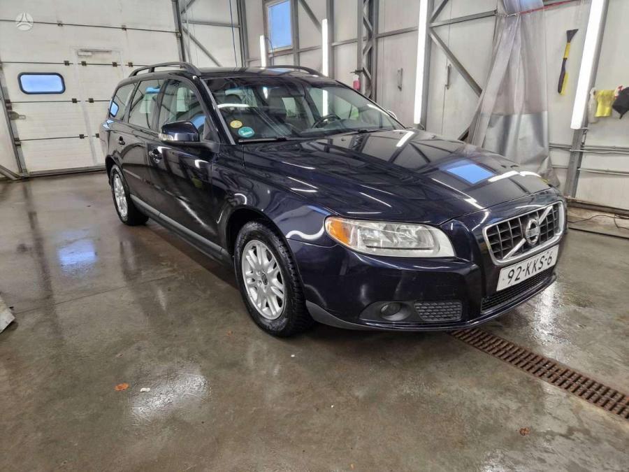Zils Volvo V70 2010 Kauņa, ar dzinēja tilpumu 2.40 L un nobraukumu 392 tūkst. km par 4100 €, foto 6 vietnē AUTOMOTO.COM.LV