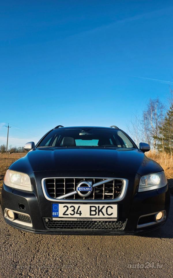Blue Volvo V70 2010 in Tallinn, with an engine capacity of 2.40 L and mileage of 323 thousand km for 6500 €, photo 1 on AUTOMOTO.COM.LV