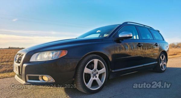 Zils Volvo V70 2010 Tallina, ar dzinēja tilpumu 2.40 L un nobraukumu 323 tūkst. km par 6500 €, foto 2 vietnē AUTOMOTO.COM.LV