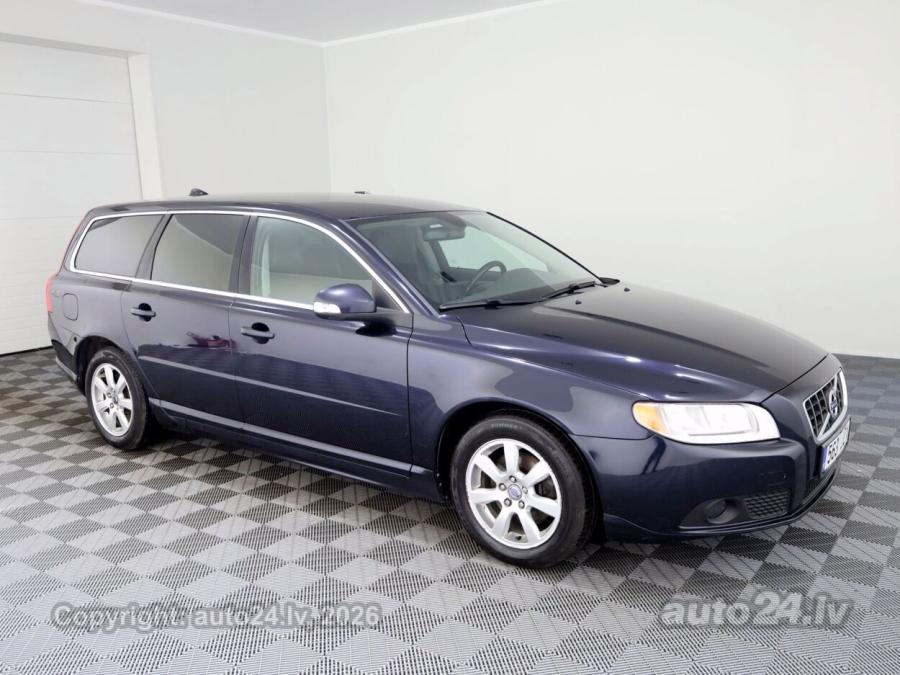 Blue Volvo V70 2010 in Tallinn, with an engine capacity of 1.60 L and mileage of 328 thousand km for 2799 €, photo 1 on AUTOMOTO.COM.LV