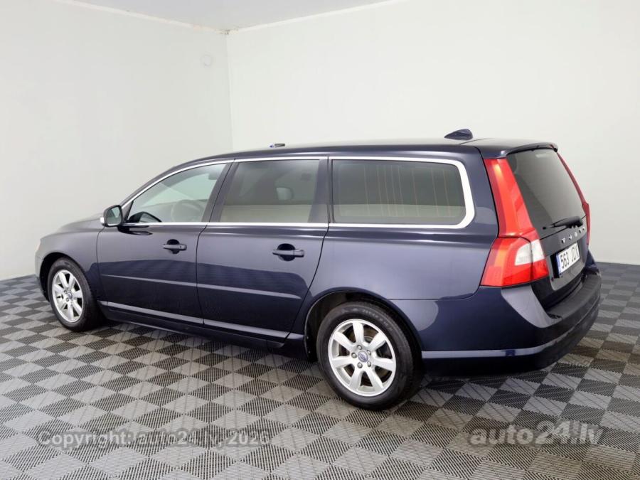 Blue Volvo V70 2010 in Tallinn, with an engine capacity of 1.60 L and mileage of 328 thousand km for 2799 €, photo 4 on AUTOMOTO.COM.LV