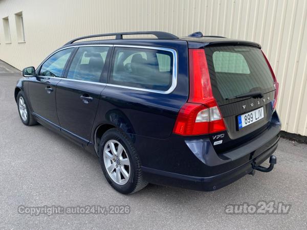 Blue Volvo V70 2010 in Paide, with an engine capacity of 2.40 L and mileage of 300 thousand km for 6600 €, photo 3 on AUTOMOTO.COM.LV