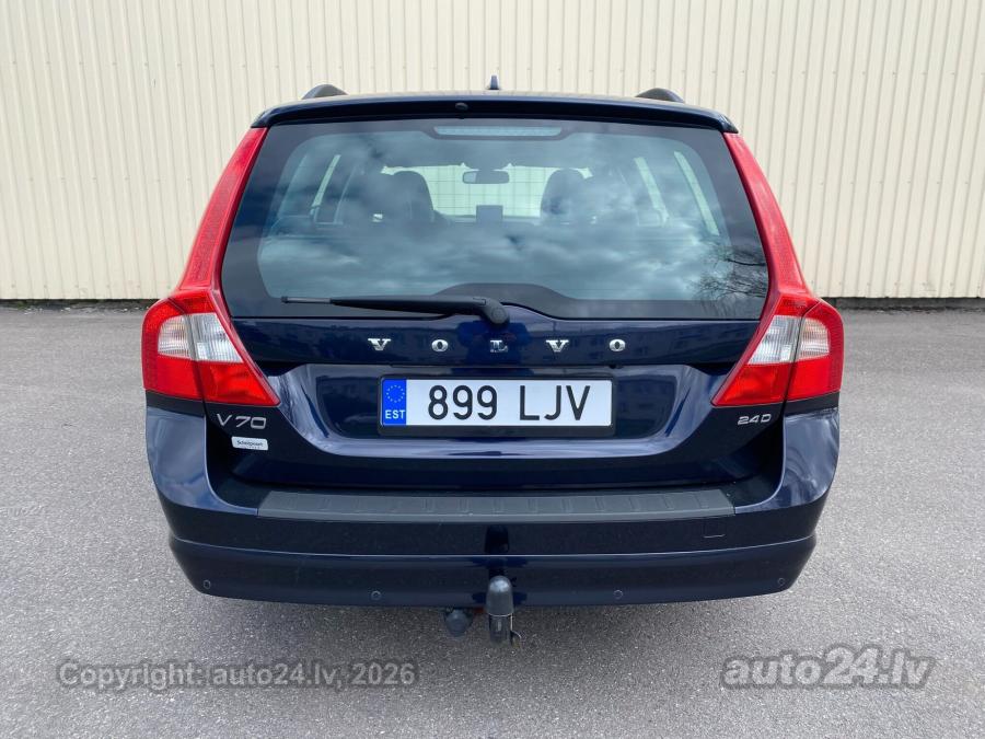 Blue Volvo V70 2010 in Paide, with an engine capacity of 2.40 L and mileage of 300 thousand km for 6600 €, photo 5 on AUTOMOTO.COM.LV