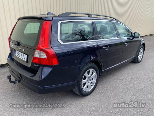 Blue Volvo V70 2010 in Paide, with an engine capacity of 2.40 L and mileage of 300 thousand km for 6600 €, photo 5 on AUTOMOTO.COM.LV