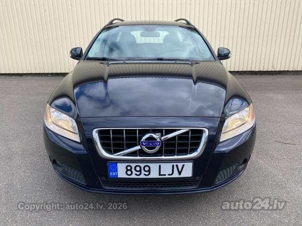 Blue Volvo V70 2010 in Paide, with an engine capacity of 2.40 L and mileage of 300 thousand km for 6600 €, photo 8 on AUTOMOTO.COM.LV