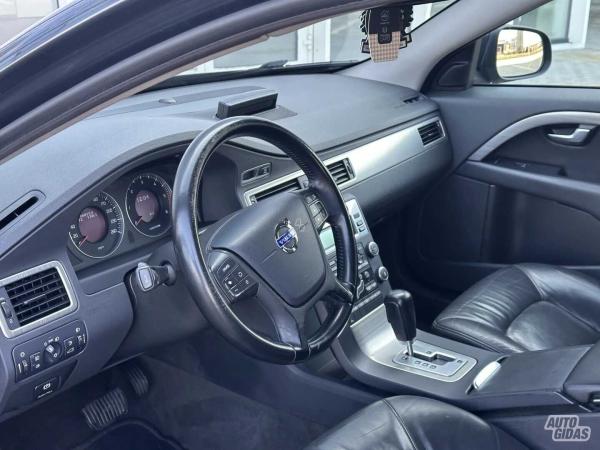Blue Volvo V70 2010 in Vilnius, with an engine capacity of 2.40 L and mileage of 380 thousand km for 3800 €, photo 8 on AUTOMOTO.COM.LV