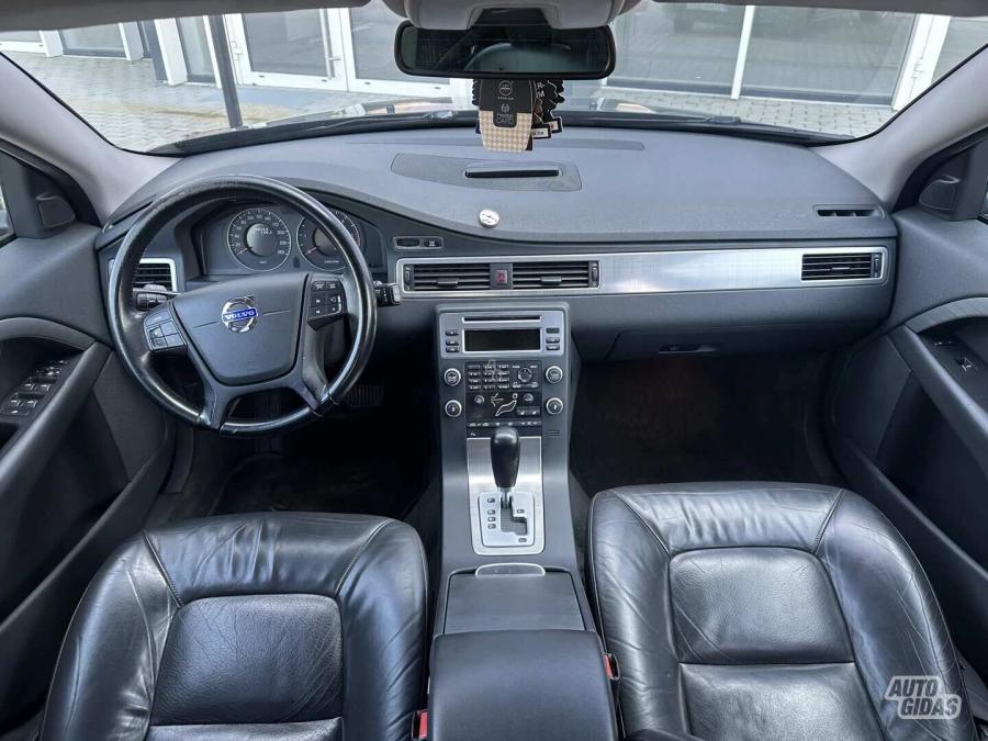 Blue Volvo V70 2010 in Vilnius, with an engine capacity of 2.40 L and mileage of 380 thousand km for 3800 €, photo 14 on AUTOMOTO.COM.LV