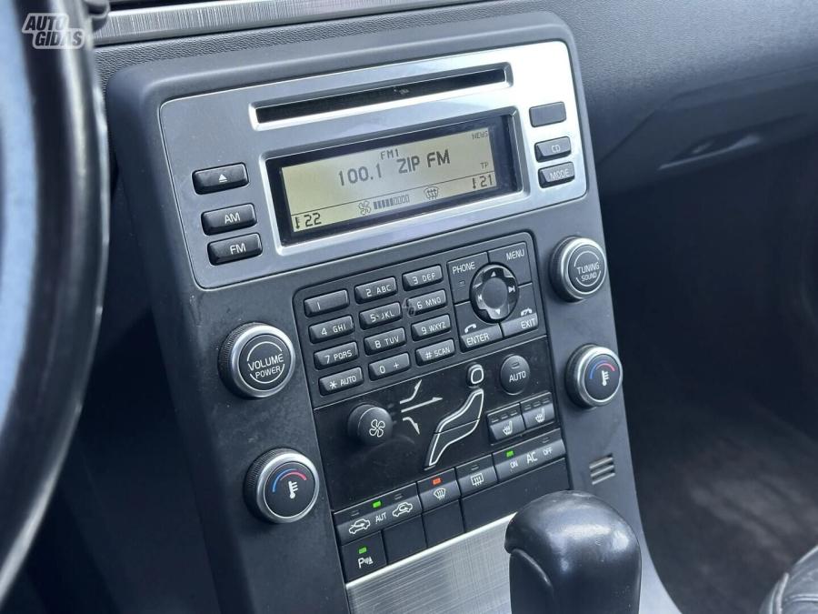 Blue Volvo V70 2010 in Vilnius, with an engine capacity of 2.40 L and mileage of 380 thousand km for 3800 €, photo 15 on AUTOMOTO.COM.LV