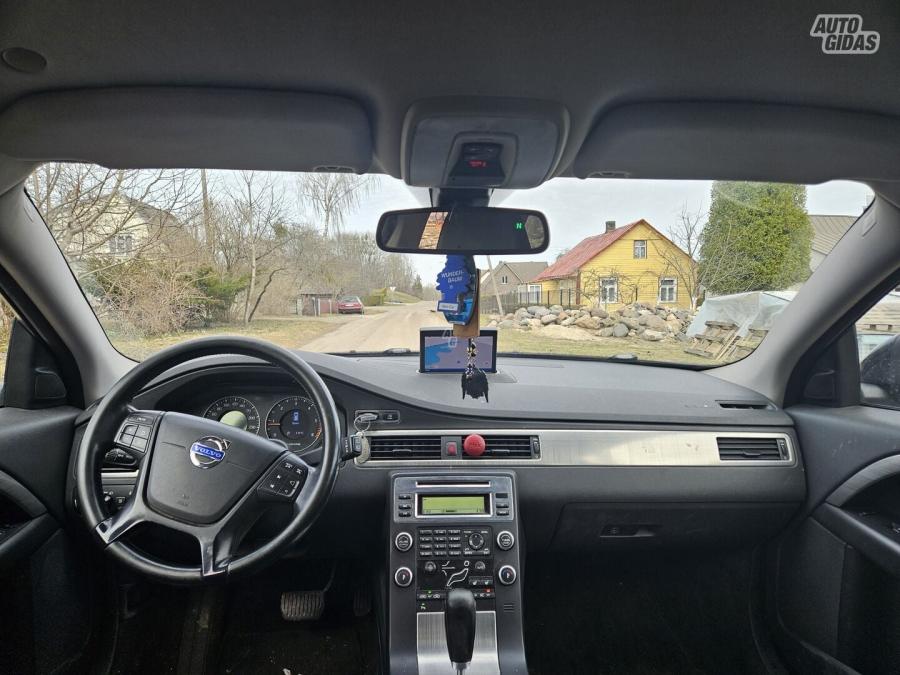 Zils Volvo V70 2010 Prienai, ar dzinēja tilpumu 2.40 L un nobraukumu 345 tūkst. km par 2600 €, foto 11 vietnē AUTOMOTO.COM.LV