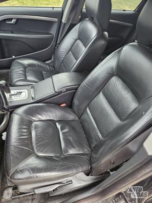 Zils Volvo V70 2010 Prienai, ar dzinēja tilpumu 2.40 L un nobraukumu 345 tūkst. km par 2600 €, foto 12 vietnē AUTOMOTO.COM.LV