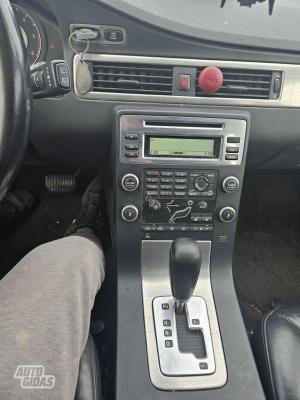 Zils Volvo V70 2010 Prienai, ar dzinēja tilpumu 2.40 L un nobraukumu 345 tūkst. km par 2600 €, foto 14 vietnē AUTOMOTO.COM.LV