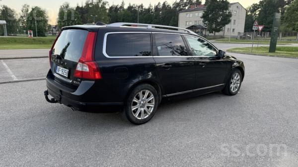 Zils Volvo V70 2010 Rīga, ar dzinēja tilpumu 2.40 L un nobraukumu 331 tūkst. km par 4250 €, foto 2 vietnē AUTOMOTO.COM.LV