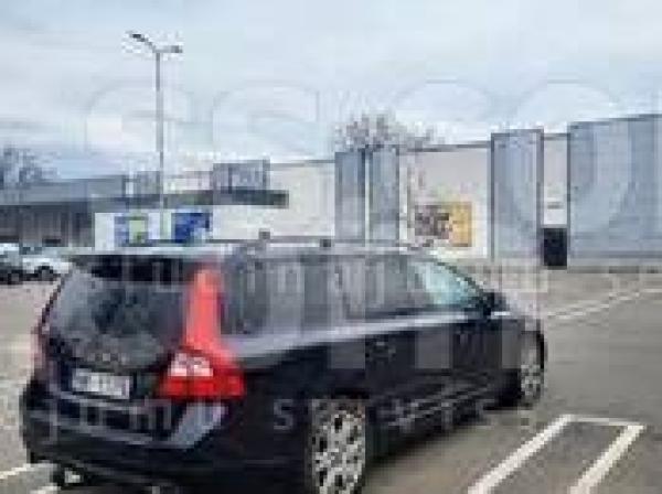 Zils Volvo V70 2010 Rīga, ar dzinēja tilpumu 2.40 L un nobraukumu 279 tūkst. km par 5650 €, foto 2 vietnē AUTOMOTO.COM.LV