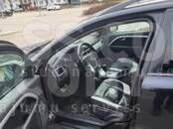 Zils Volvo V70 2010 Rīga, ar dzinēja tilpumu 2.40 L un nobraukumu 279 tūkst. km par 5650 €, foto 3 vietnē AUTOMOTO.COM.LV
