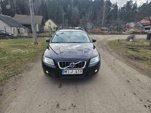 Blue Volvo V70 2010 in Prienai, with an engine capacity of 2.40 L and mileage of 345 thousand km for 2500 €, photo 3 on AUTOMOTO.COM.LV