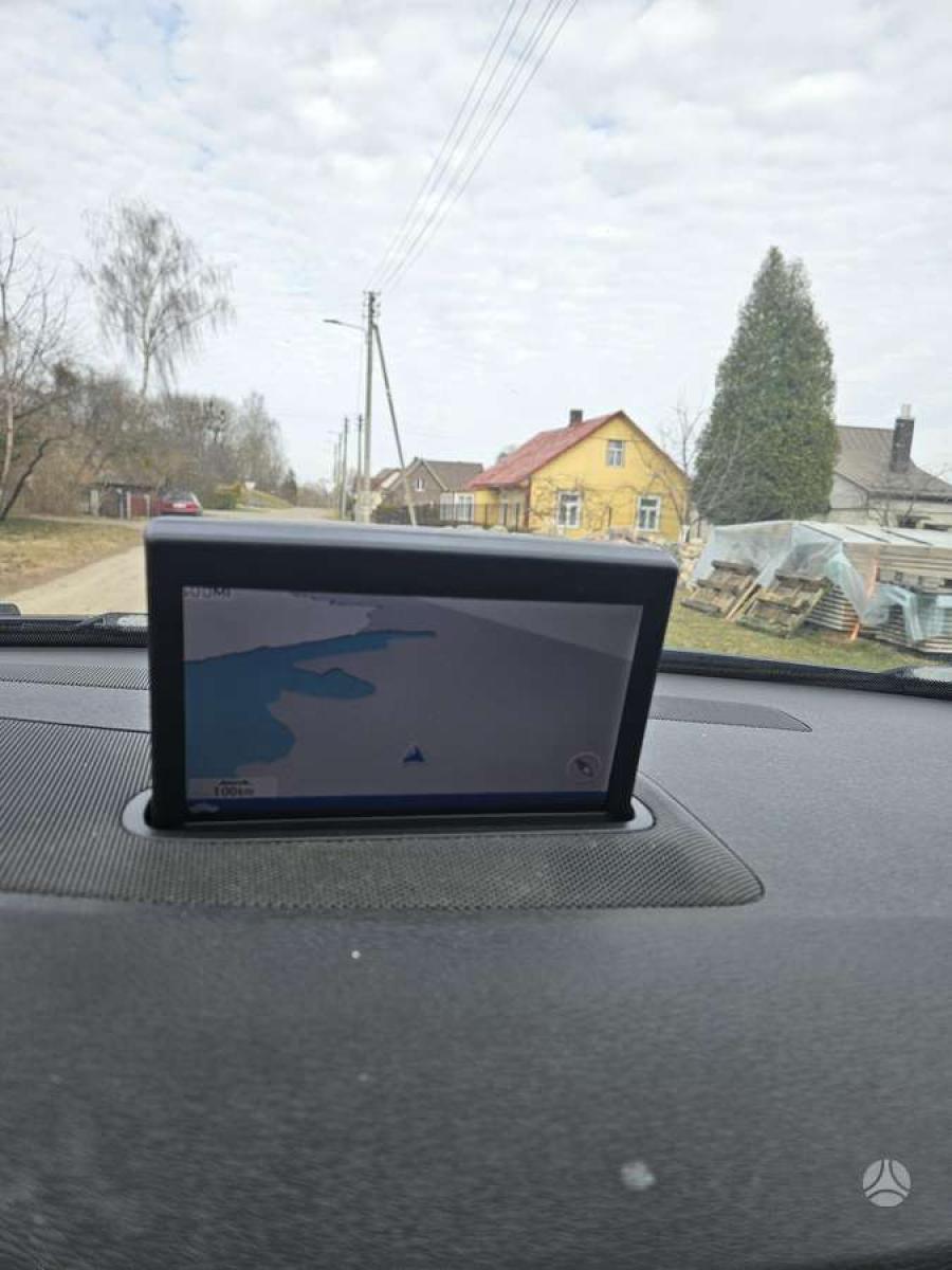 Blue Volvo V70 2010 in Prienai, with an engine capacity of 2.40 L and mileage of 345 thousand km for 2500 €, photo 15 on AUTOMOTO.COM.LV