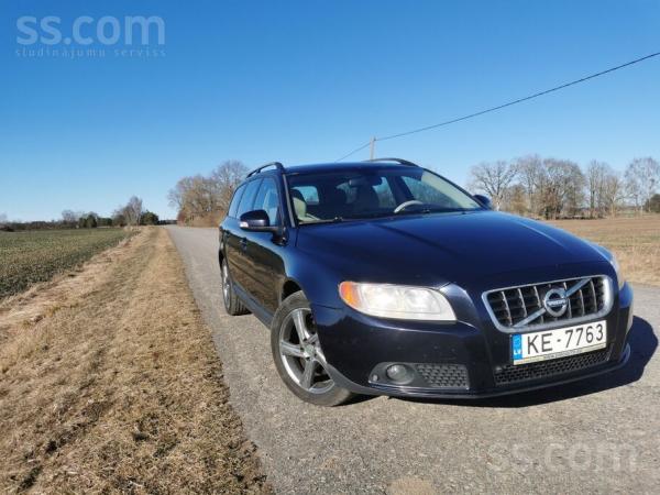 Zils Volvo V70 2010 Jelgava, ar dzinēja tilpumu 2.40 L un nobraukumu 293 tūkst. km par 3600 €, foto 1 vietnē AUTOMOTO.COM.LV