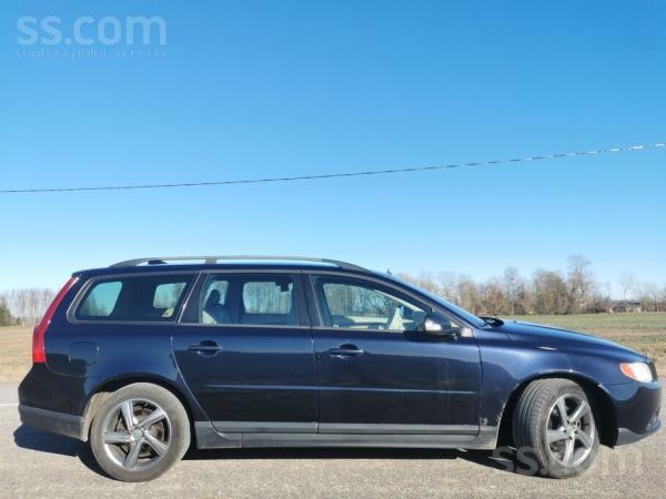 Zils Volvo V70 2010 Jelgava, ar dzinēja tilpumu 2.40 L un nobraukumu 293 tūkst. km par 3600 €, foto 4 vietnē AUTOMOTO.COM.LV