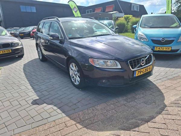 Zils Volvo V70 2010 Raseiniai, ar dzinēja tilpumu 2.00 L un nobraukumu 330 tūkst. km par 3750 €, foto 4 vietnē AUTOMOTO.COM.LV