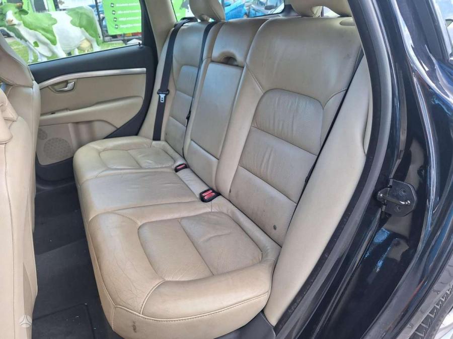 Zils Volvo V70 2010 Raseiniai, ar dzinēja tilpumu 2.00 L un nobraukumu 330 tūkst. km par 3750 €, foto 7 vietnē AUTOMOTO.COM.LV
