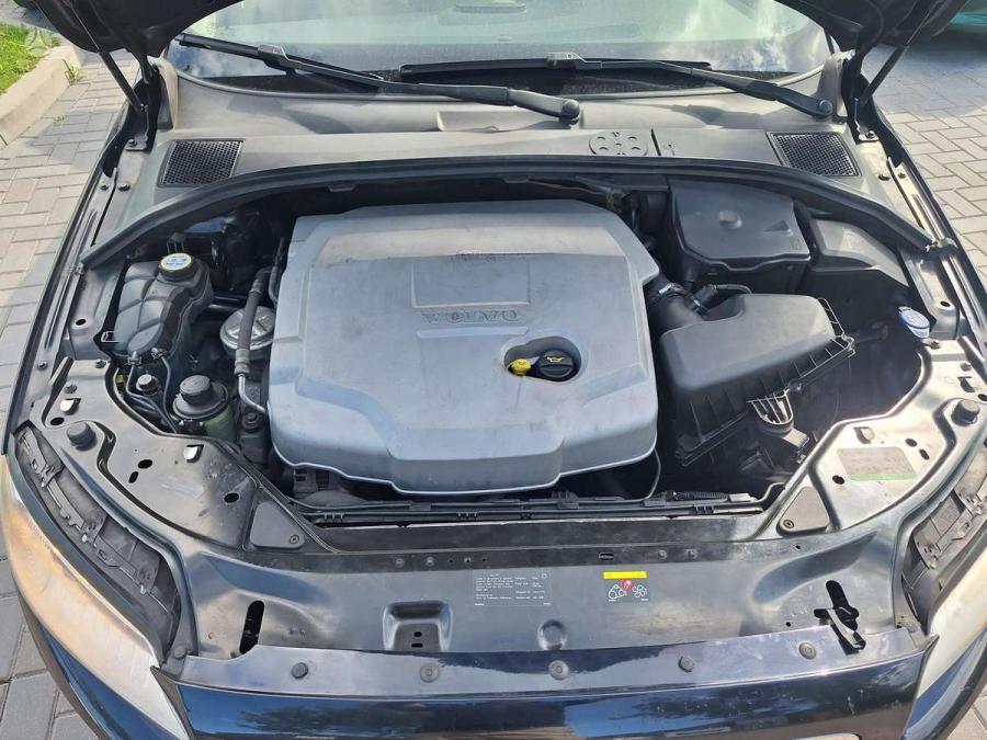 Zils Volvo V70 2010 Raseiniai, ar dzinēja tilpumu 2.00 L un nobraukumu 330 tūkst. km par 3750 €, foto 10 vietnē AUTOMOTO.COM.LV