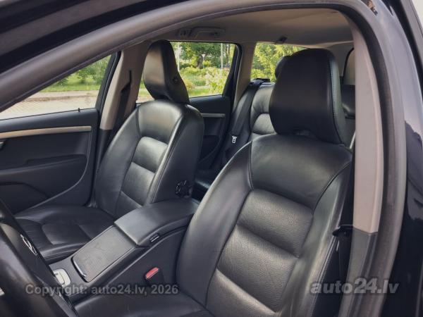 Zils Volvo V70 2010 Paide, ar dzinēja tilpumu 2.40 L un nobraukumu 357 tūkst. km par 5650 €, foto 10 vietnē AUTOMOTO.COM.LV