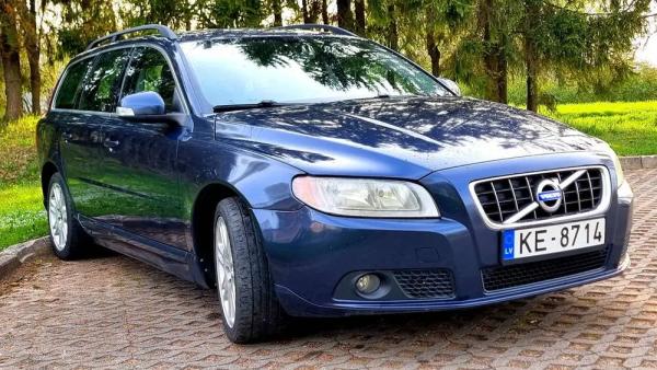 Zils Volvo V70 2010 Cēsis, ar dzinēja tilpumu 1.60 L un nobraukumu 309 tūkst. km par 3400 €, foto 4 vietnē AUTOMOTO.COM.LV