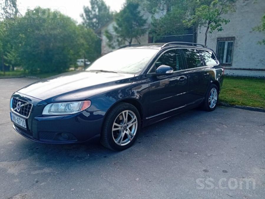 Blue Volvo V70 2010 in Riga, with an engine capacity of 2.40 L and mileage of 280 thousand km for 5350 €, photo 1 on AUTOMOTO.COM.LV