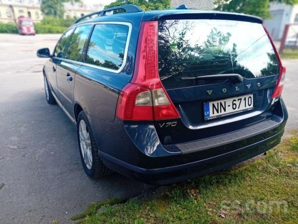 Blue Volvo V70 2010 in Riga, with an engine capacity of 2.40 L and mileage of 280 thousand km for 5350 €, photo 2 on AUTOMOTO.COM.LV