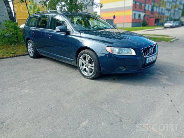 Blue Volvo V70 2010 in Riga, with an engine capacity of 2.40 L and mileage of 280 thousand km for 5350 €, photo 4 on AUTOMOTO.COM.LV