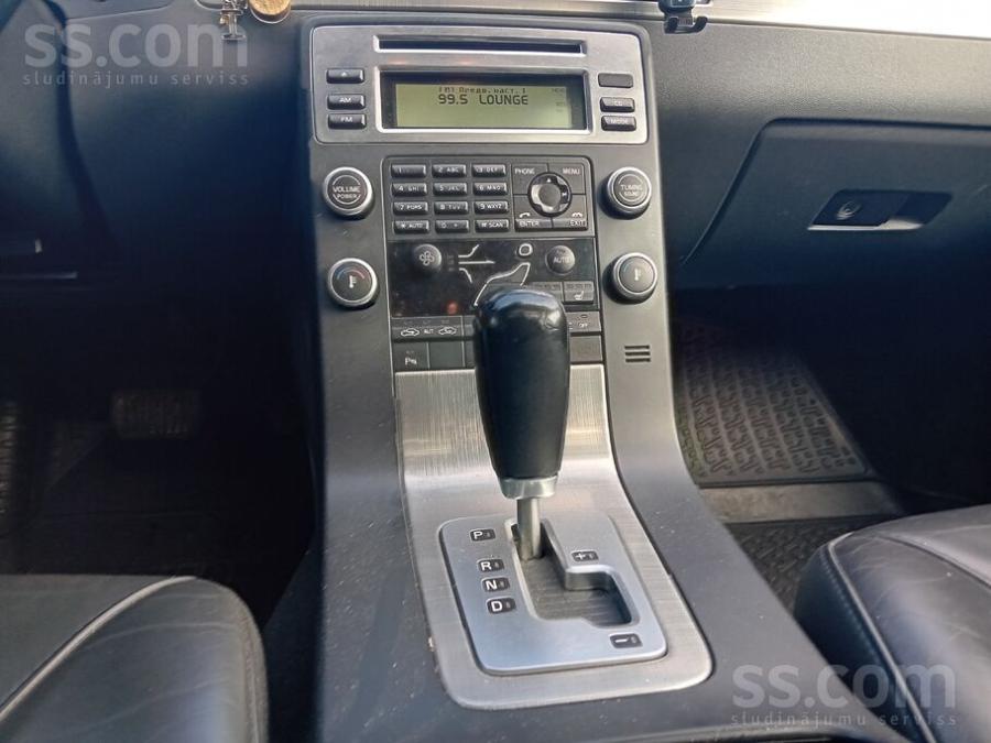 Blue Volvo V70 2010 in Riga, with an engine capacity of 2.40 L and mileage of 280 thousand km for 5350 €, photo 7 on AUTOMOTO.COM.LV