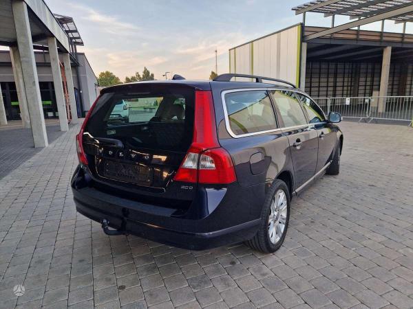 Zils Volvo V70 2010 Raseiniai, ar dzinēja tilpumu 2.00 L un nobraukumu 287 tūkst. km par 3450 €, foto 7 vietnē AUTOMOTO.COM.LV