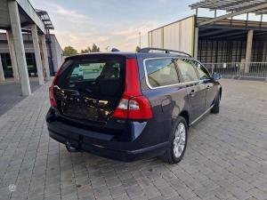Blue Volvo V70 2010 in Raseiniai, with an engine capacity of 2.00 L and mileage of 287 thousand km for 3450 €, photo 8 on AUTOMOTO.COM.LV