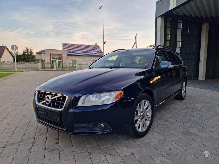 Blue Volvo V70 2010 in Raseiniai, with an engine capacity of 2.00 L and mileage of 287 thousand km for 3450 €, photo 9 on AUTOMOTO.COM.LV