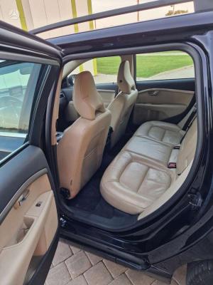 Blue Volvo V70 2010 in Raseiniai, with an engine capacity of 2.00 L and mileage of 287 thousand km for 3450 €, photo 17 on AUTOMOTO.COM.LV