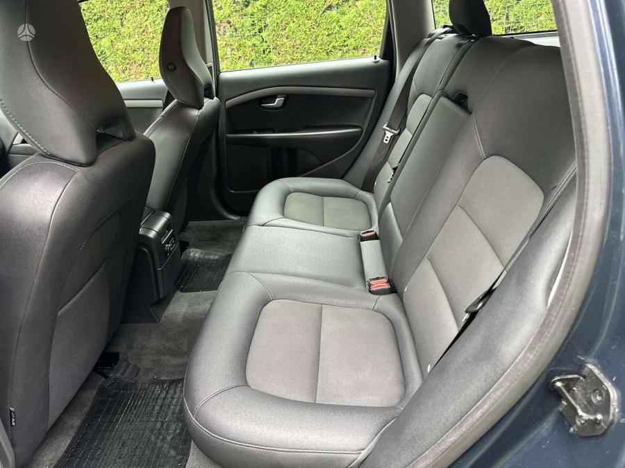 Zils Volvo V70 2010 Kauņa, ar dzinēja tilpumu 1.56 L un nobraukumu 146 tūkst. km par 4550 €, foto 23 vietnē AUTOMOTO.COM.LV