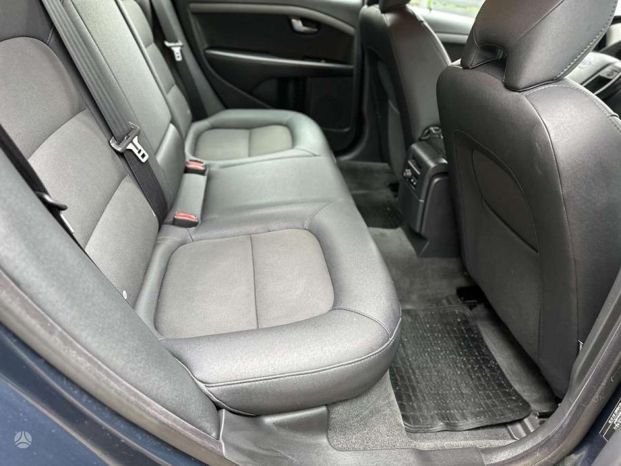Zils Volvo V70 2010 Kauņa, ar dzinēja tilpumu 1.56 L un nobraukumu 146 tūkst. km par 4550 €, foto 27 vietnē AUTOMOTO.COM.LV