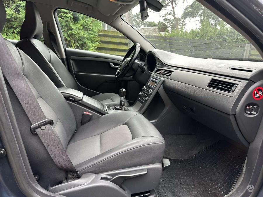 Zils Volvo V70 2010 Kauņa, ar dzinēja tilpumu 1.56 L un nobraukumu 146 tūkst. km par 4550 €, foto 29 vietnē AUTOMOTO.COM.LV