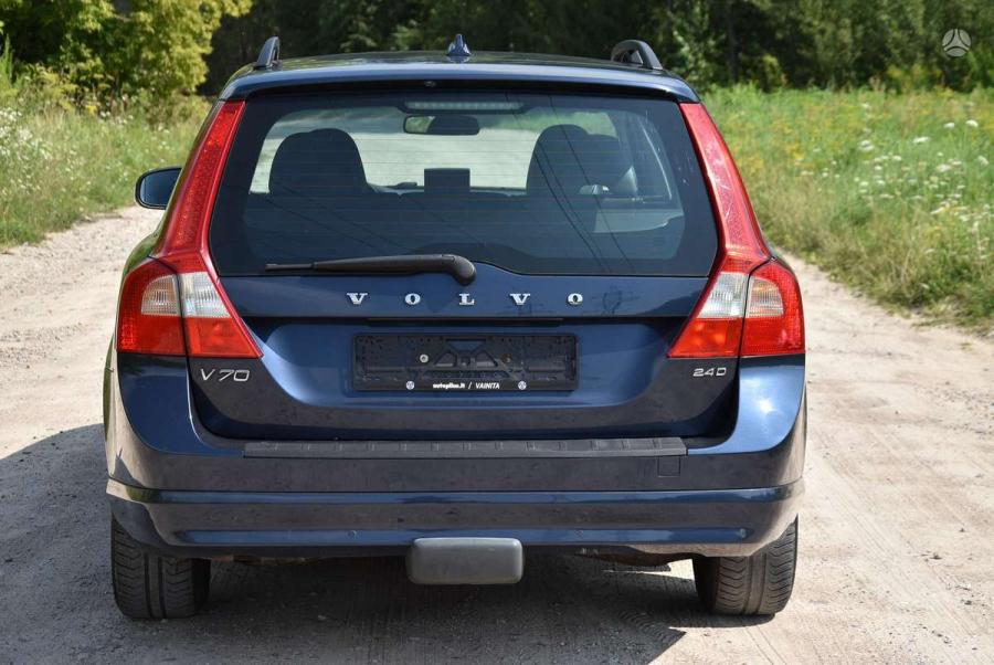 Zils Volvo V70 2010 Viļņa, ar dzinēja tilpumu 2.40 L un nobraukumu 297 tūkst. km par 4400 €, foto 4 vietnē AUTOMOTO.COM.LV