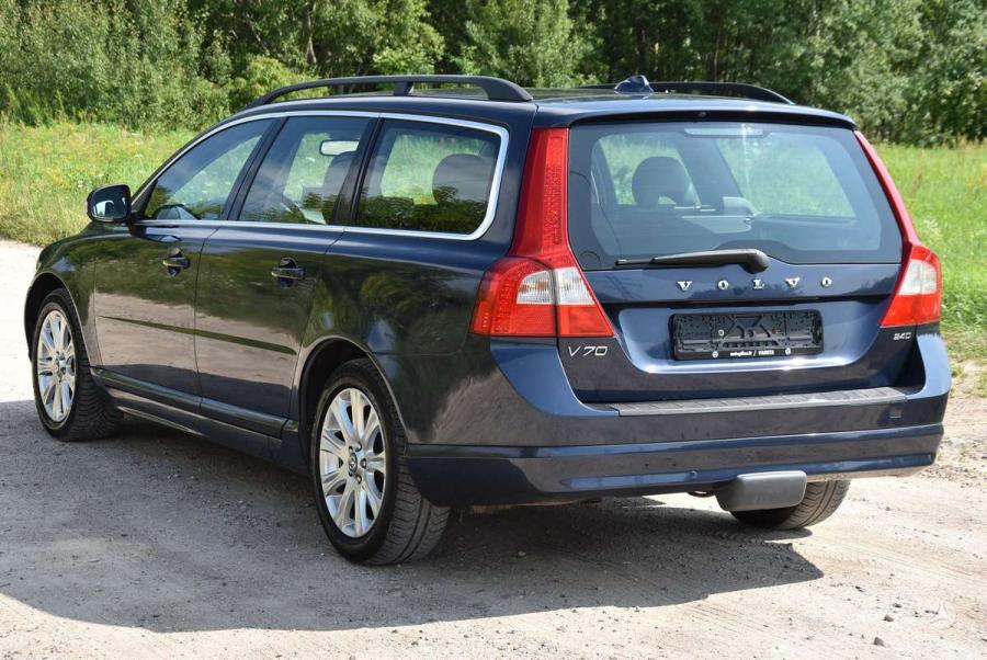 Zils Volvo V70 2010 Viļņa, ar dzinēja tilpumu 2.40 L un nobraukumu 297 tūkst. km par 4400 €, foto 7 vietnē AUTOMOTO.COM.LV