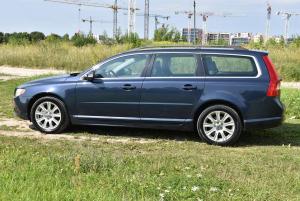 Zils Volvo V70 2010 Viļņa, ar dzinēja tilpumu 2.40 L un nobraukumu 297 tūkst. km par 4400 €, foto 8 vietnē AUTOMOTO.COM.LV