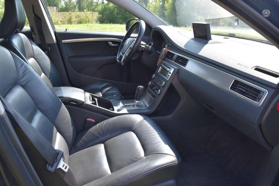 Zils Volvo V70 2010 Viļņa, ar dzinēja tilpumu 2.40 L un nobraukumu 297 tūkst. km par 4400 €, foto 12 vietnē AUTOMOTO.COM.LV