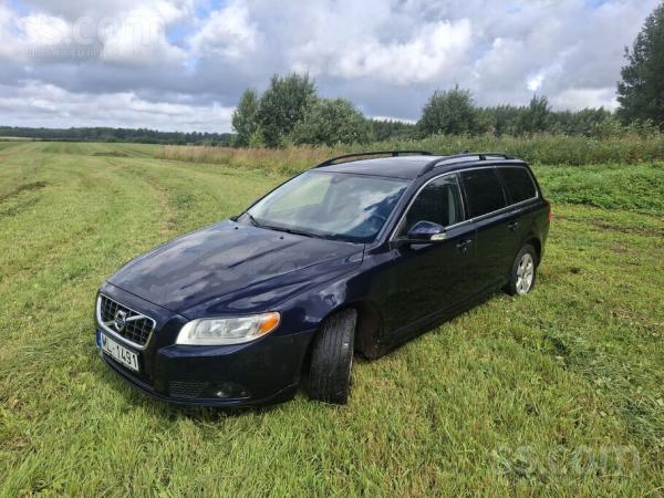 Zils Volvo V70 2010 Limbaži, ar dzinēja tilpumu 2.40 L un nobraukumu 380 tūkst. km par 3000 €, foto 1 vietnē AUTOMOTO.COM.LV