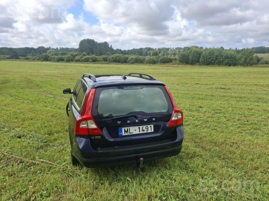 Blue Volvo V70 2010 in Limbazi, with an engine capacity of 2.40 L and mileage of 380 thousand km for 3000 €, photo 5 on AUTOMOTO.COM.LV