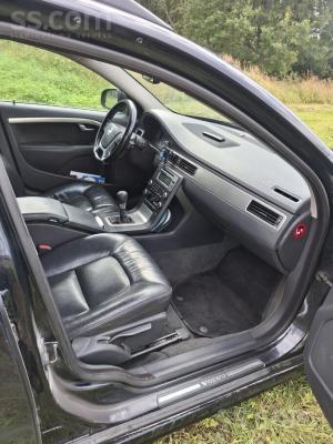 Blue Volvo V70 2010 in Limbazi, with an engine capacity of 2.40 L and mileage of 380 thousand km for 3000 €, photo 7 on AUTOMOTO.COM.LV