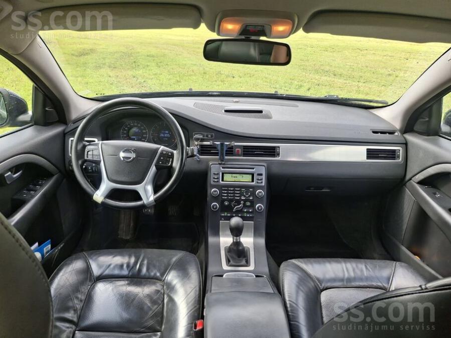 Blue Volvo V70 2010 in Limbazi, with an engine capacity of 2.40 L and mileage of 380 thousand km for 3000 €, photo 8 on AUTOMOTO.COM.LV